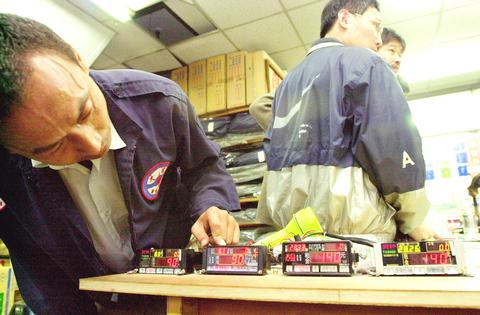 Ire raised along with cab fares - Taipei Times