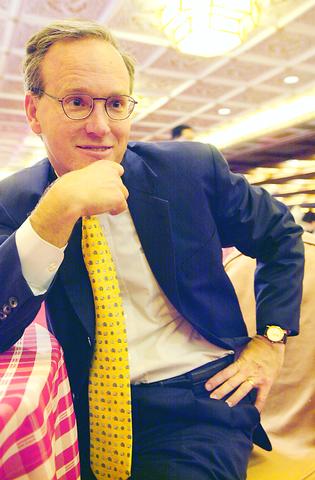 US likely to walk similar Taiwan Strait line - Taipei Times