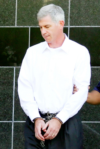 Enron's Fastow sentenced to six years - Taipei Times