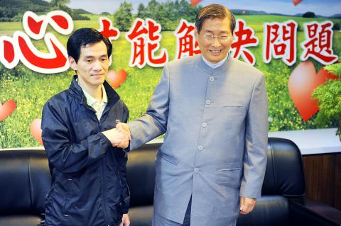 Pact supporters to confront students - Taipei Times