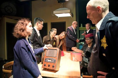 Taipei stages become battlefronts - Taipei Times
