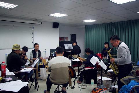 Earth God bebop - Taipei Times