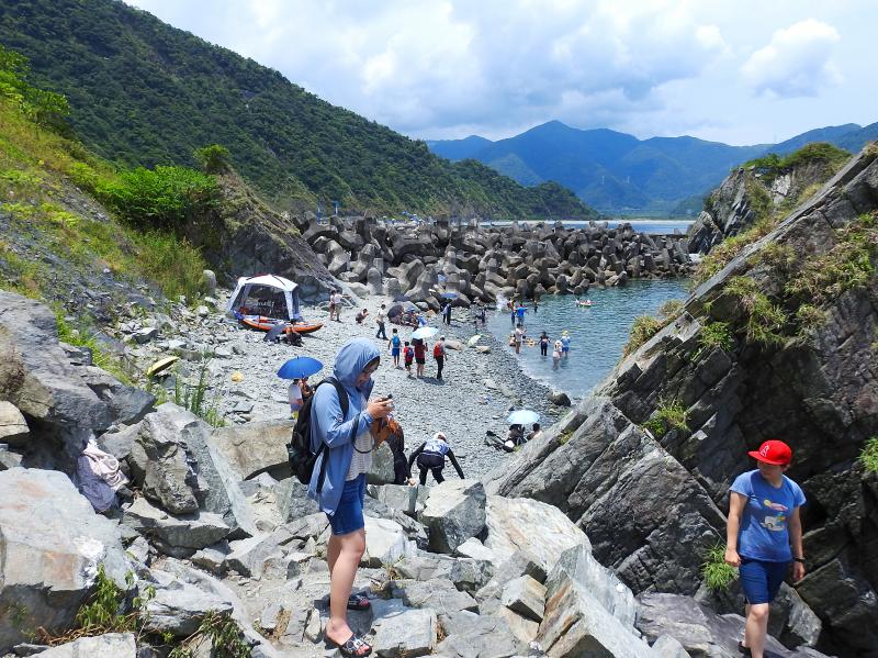 Collapse averted? - Taipei Times