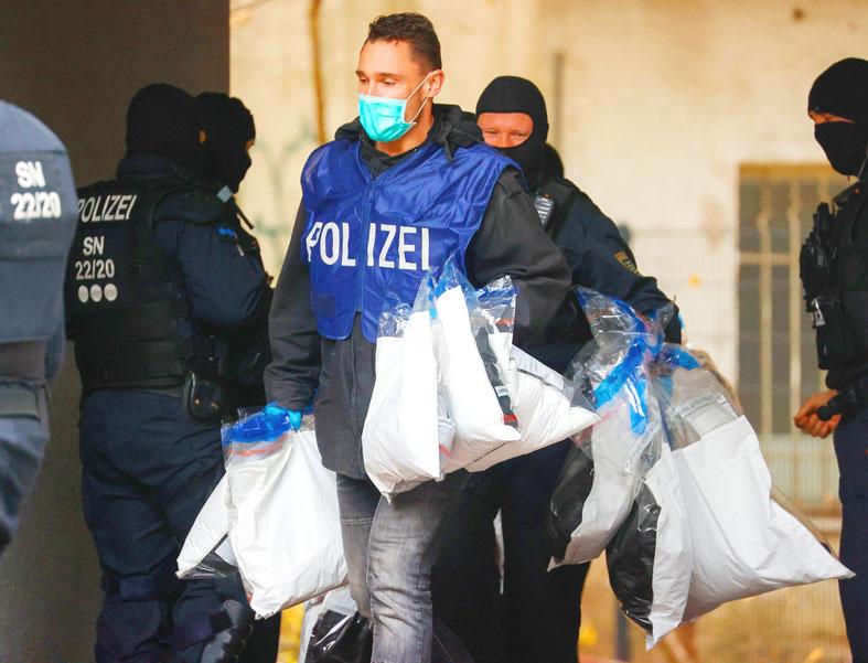 Three arrested over huge Dresden museum heist - Taipei Times