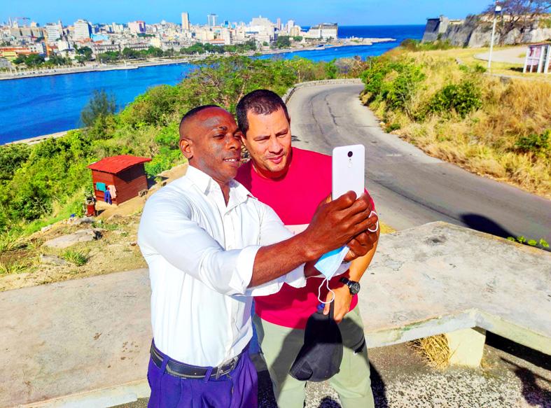 Cuban singers at home, in US battle in song - Taipei Times