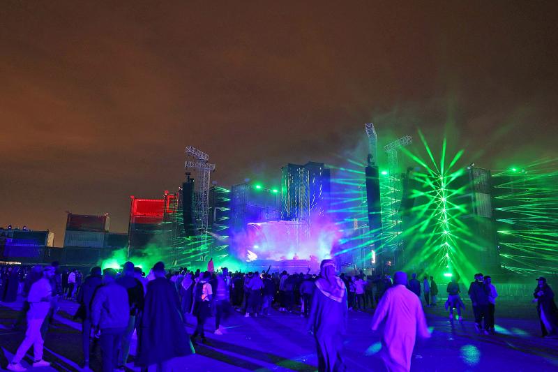 Rave in the Saudi desert - Taipei Times