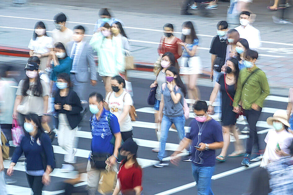 Taiwan should drop mask mandate: academic - Taipei Times