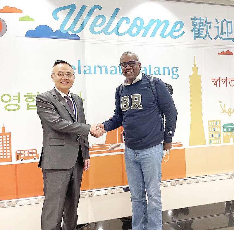 US Virgin Islands leader arrives for six-day visit - Taipei Times
