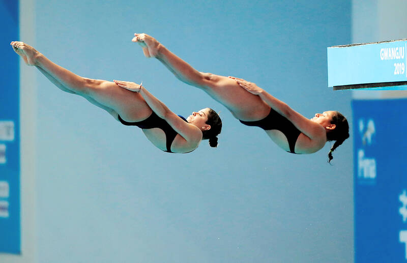 Airline steps in for Mexican divers - Taipei Times