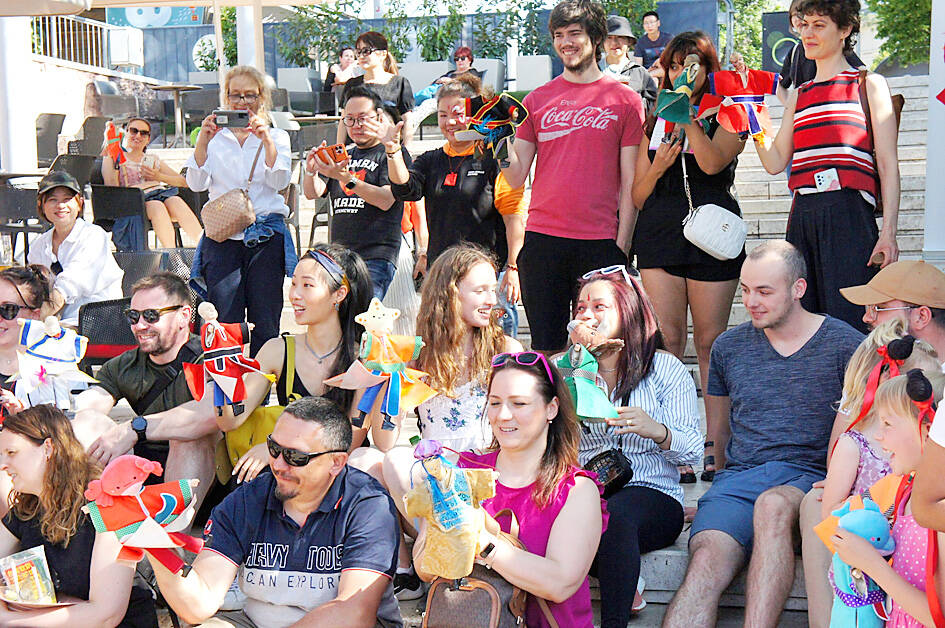 Taiwan troupe performs at Budapest carnival - Taipei Times