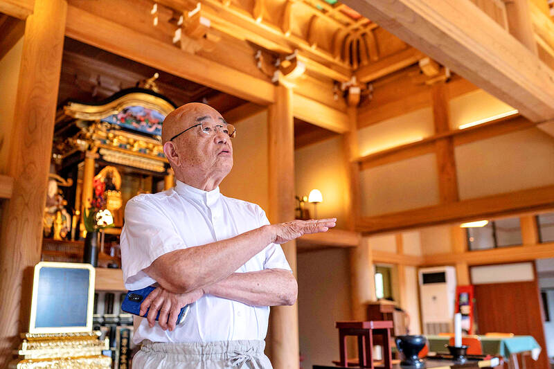Japanese Buddhist priest counsels elderly scam victims - Taipei Times