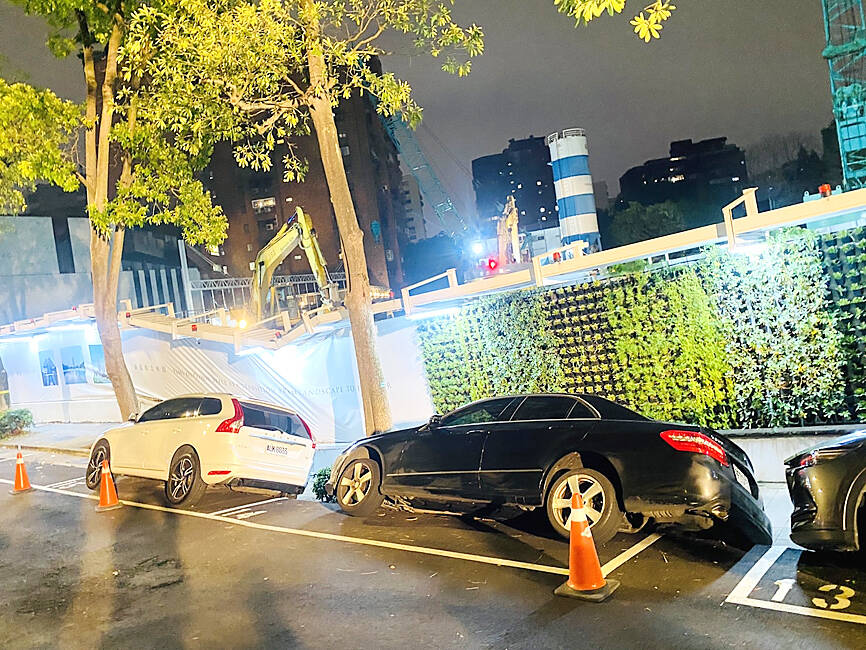 Taipei orders repairs after road collapse - Taipei Times