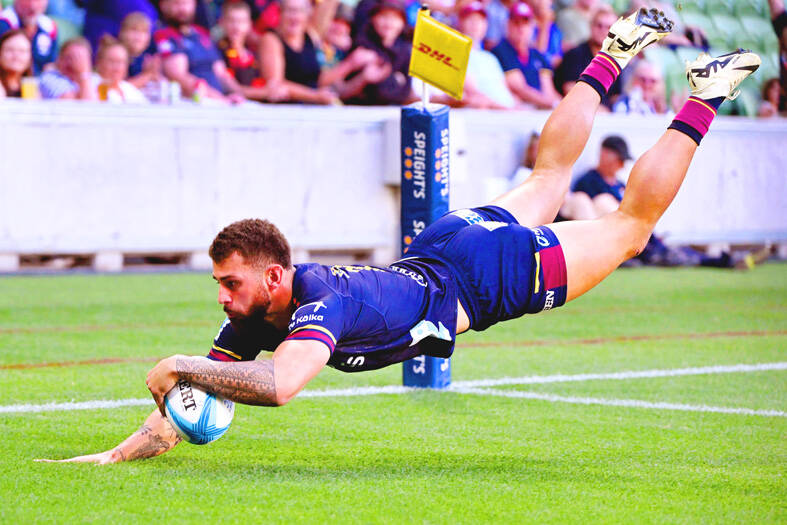 Sotutu stars as Blues beat Highlanders - Taipei Times