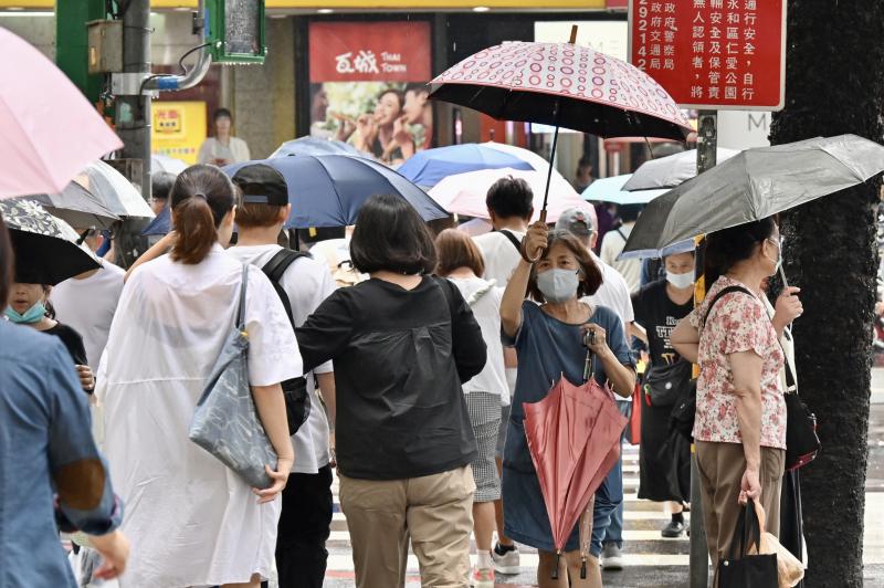Plum rains over as front moves away, meteorologist says - Taipei Times