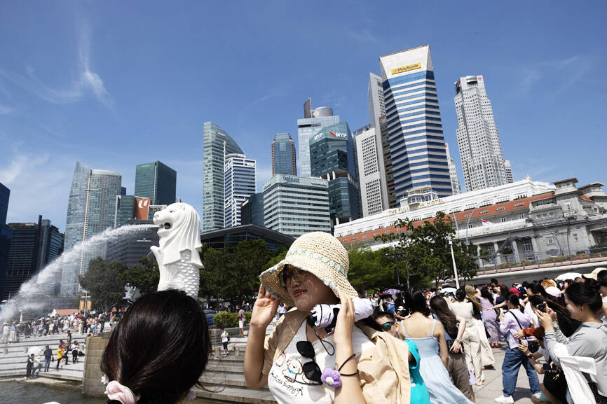 Singapore’s electronics exports soar 35.1 percent - Taipei Times