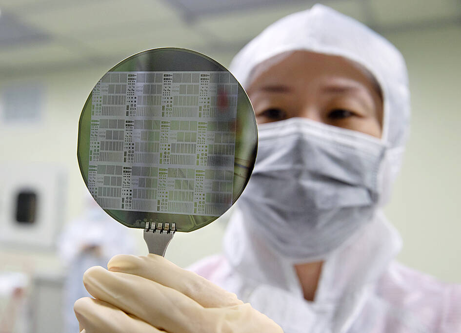 Taiwanese chip industry to expand 16.2%: institute - Taipei Times