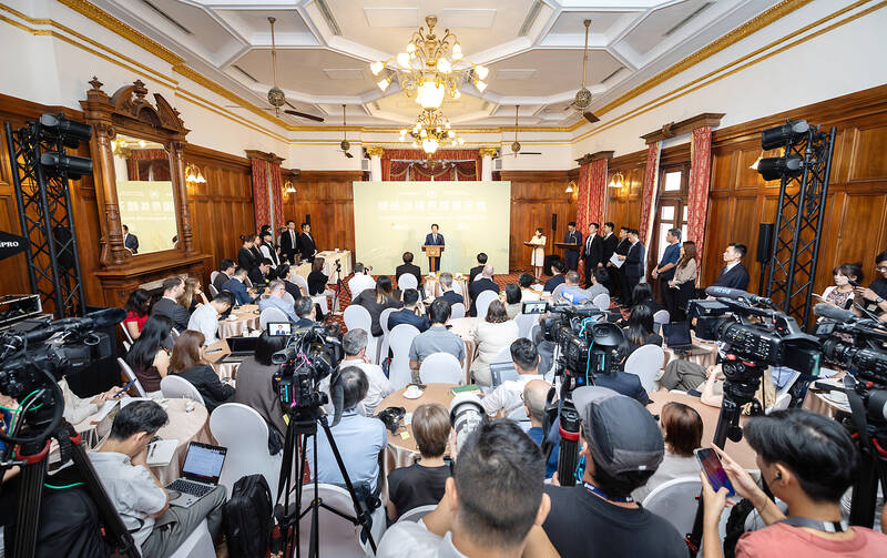Taiwan’s president meets the world’s reporters - Taipei Times